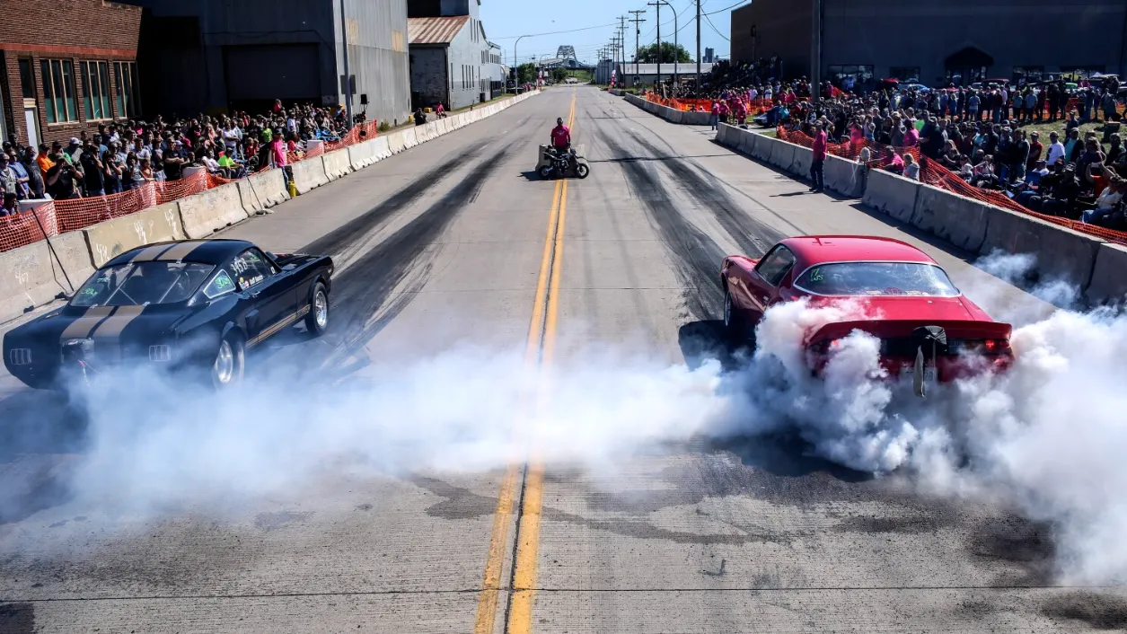The Heart-Pounding Thrills of Drag Racing