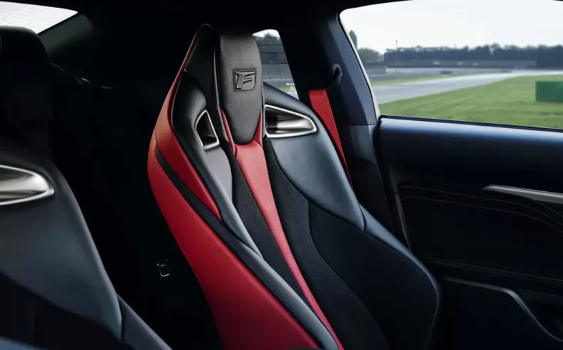 لكزس تعلن رسميًا عن إيقاف إنتاج طرازات RC و RCF